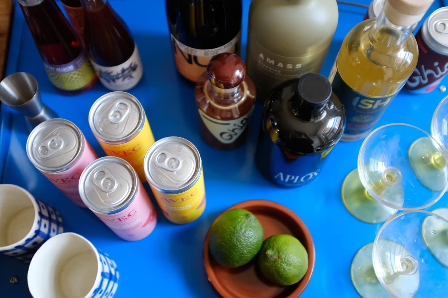 7 Things You Should Always Have In A Sober Friendly Home Bar